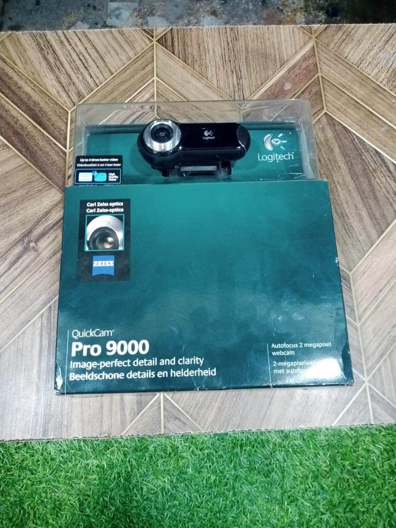 Logitech QuickCam Pro 9000 Webcam – Gadget Galaxy